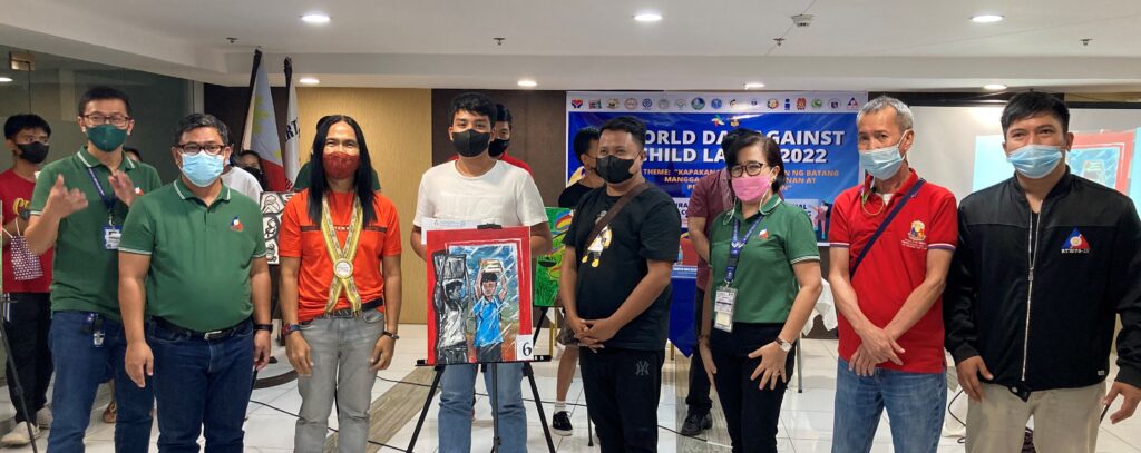 Winners of DOLE 9’s WDACL mural painting and poster making contest ...